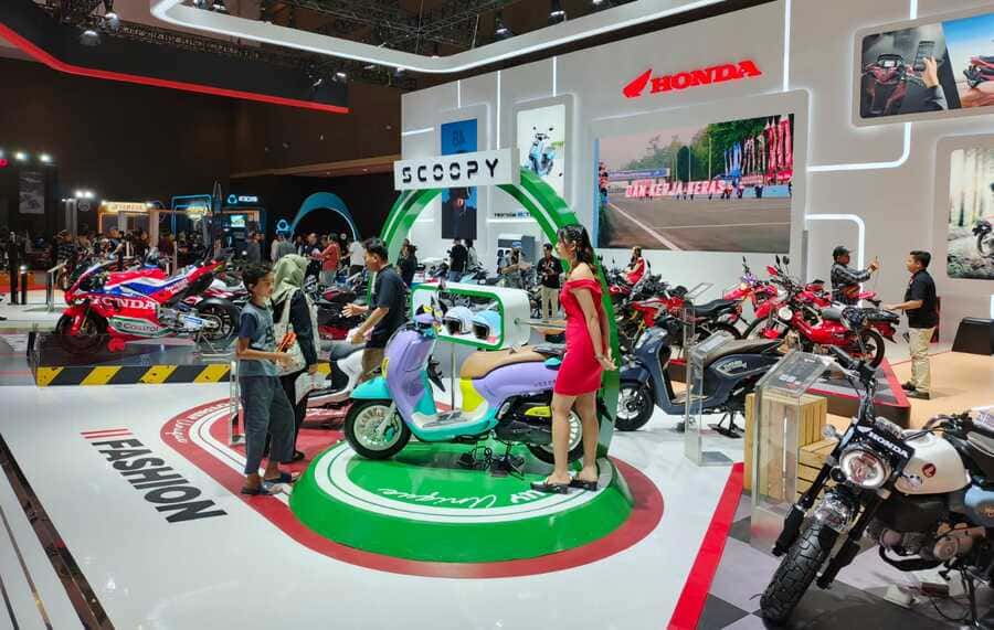 PCX 160 RoadSync dan Motor Listrik Futuristik di IIMS 2025