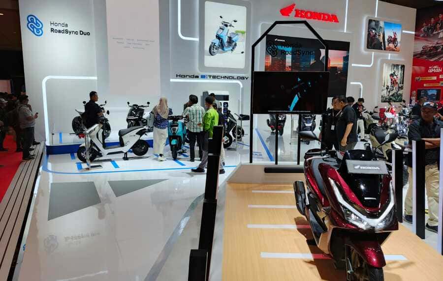 PCX 160 RoadSync dan Motor Listrik Futuristik di IIMS 2025